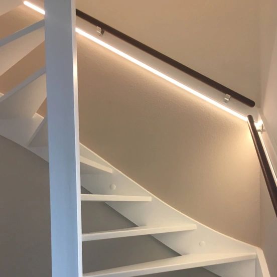 Led strips voor trapleuning - veilig en stijlvolle verlichting